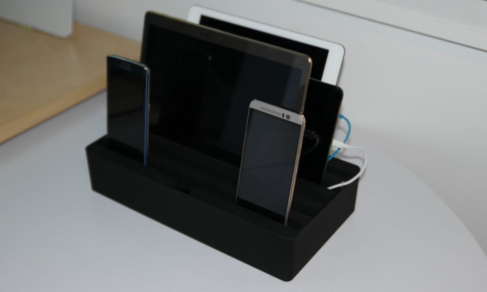 The ultimate device dock for families - AllDock - up to six devices on ...