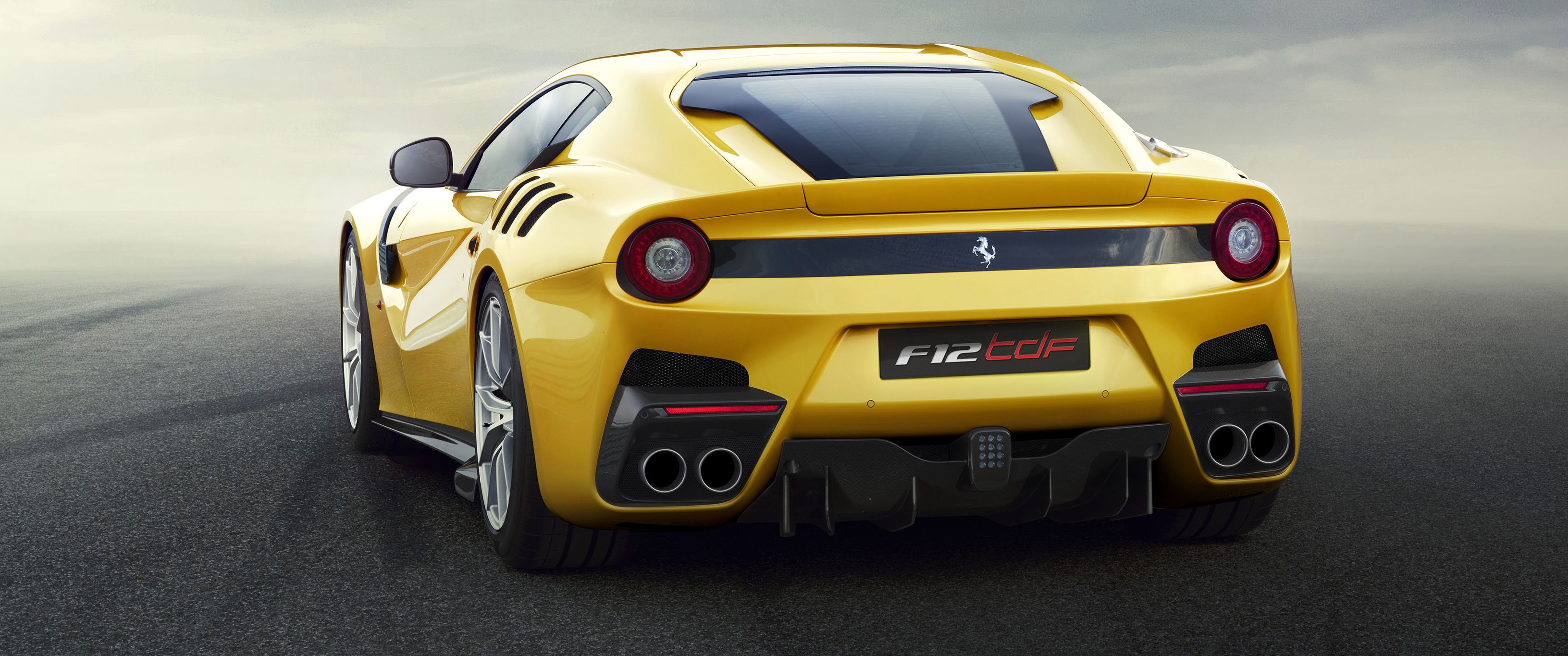 Ferrari's homage to the Tour de France - F12tdf - stunning » EFTM