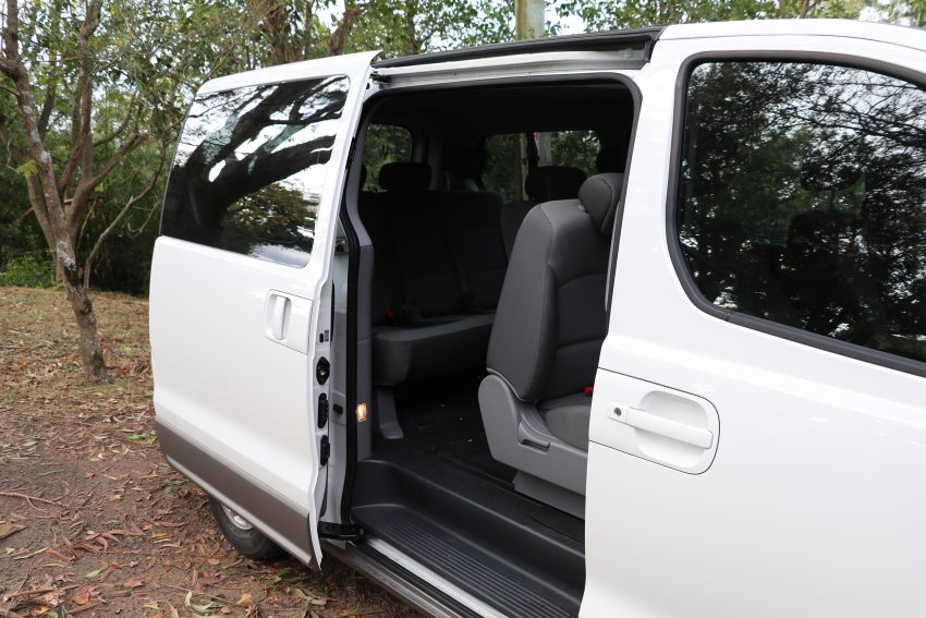 Need a people mover? Our Hyundai iMax 8 Seater van review » EFTM