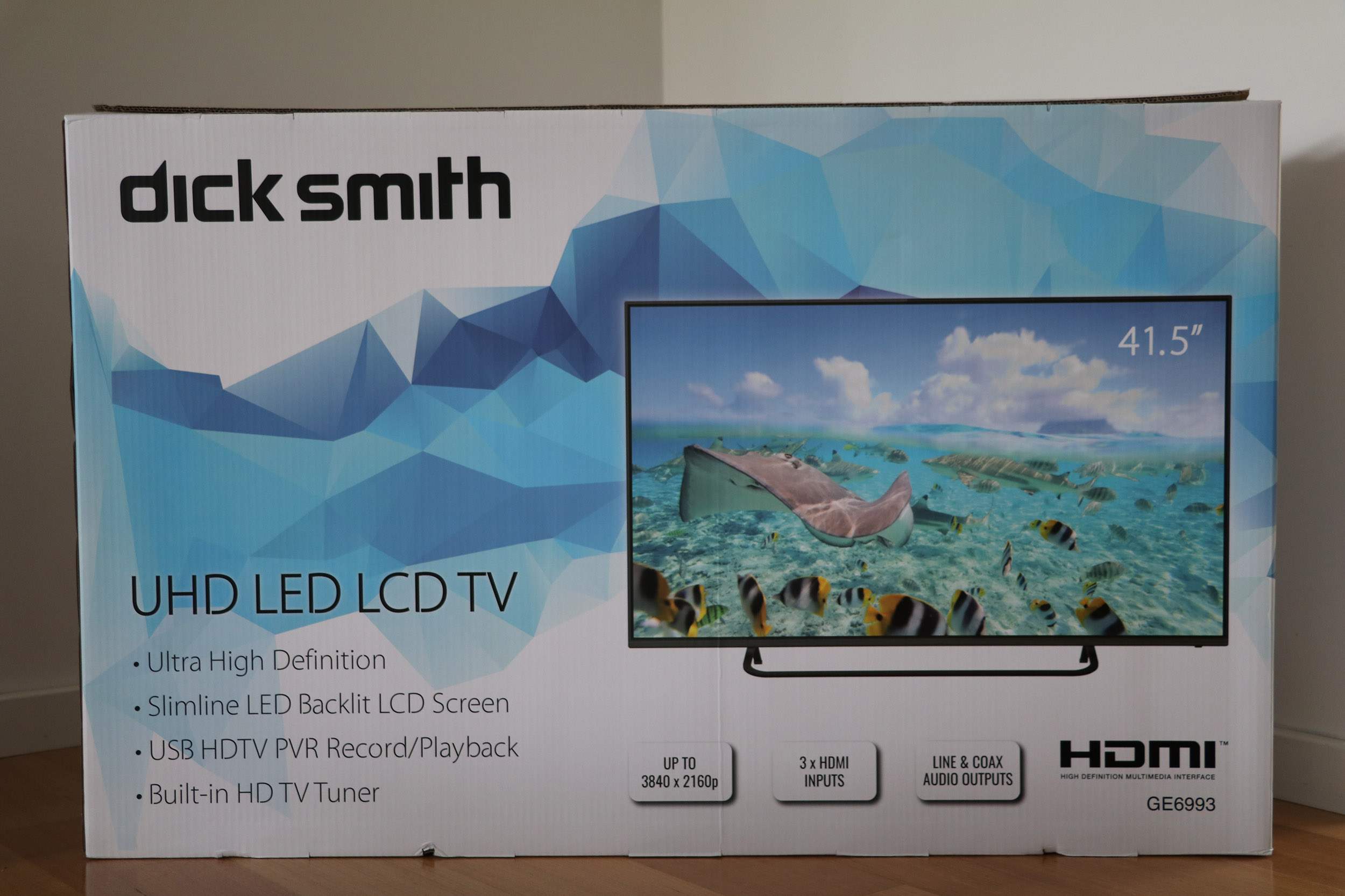 How good does a $300 4K UHD TV actually look? We test the Dick Smith 41 ...