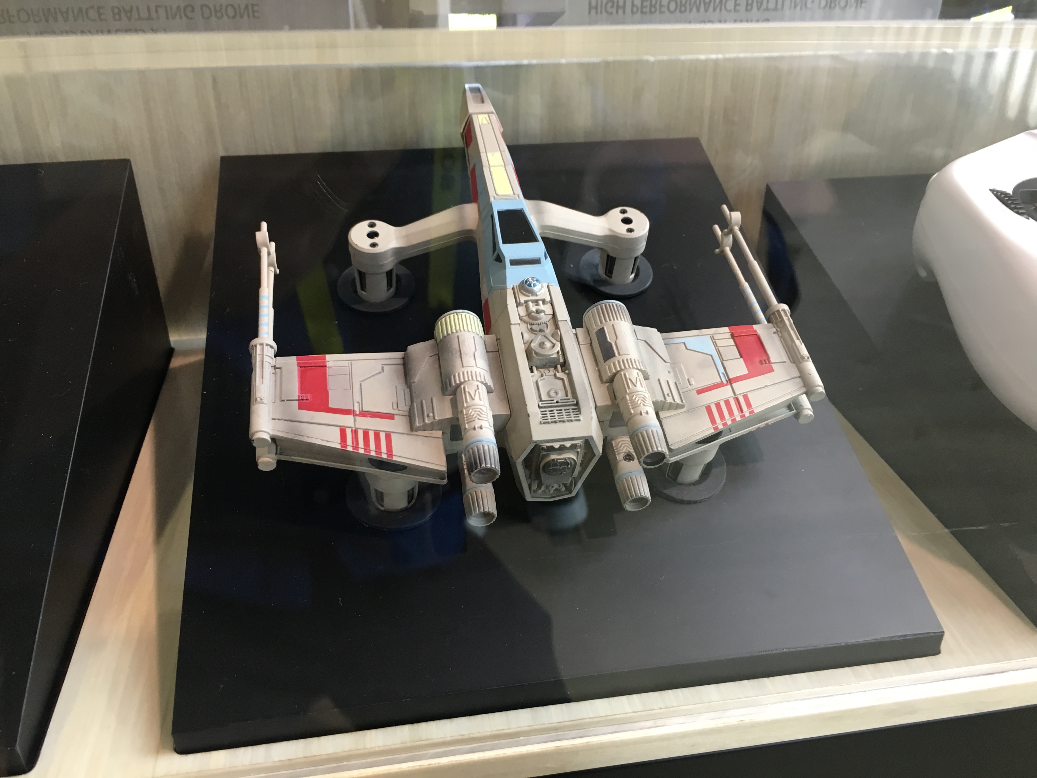 The force is strong at CES : Star Wars fighting drones! » EFTM