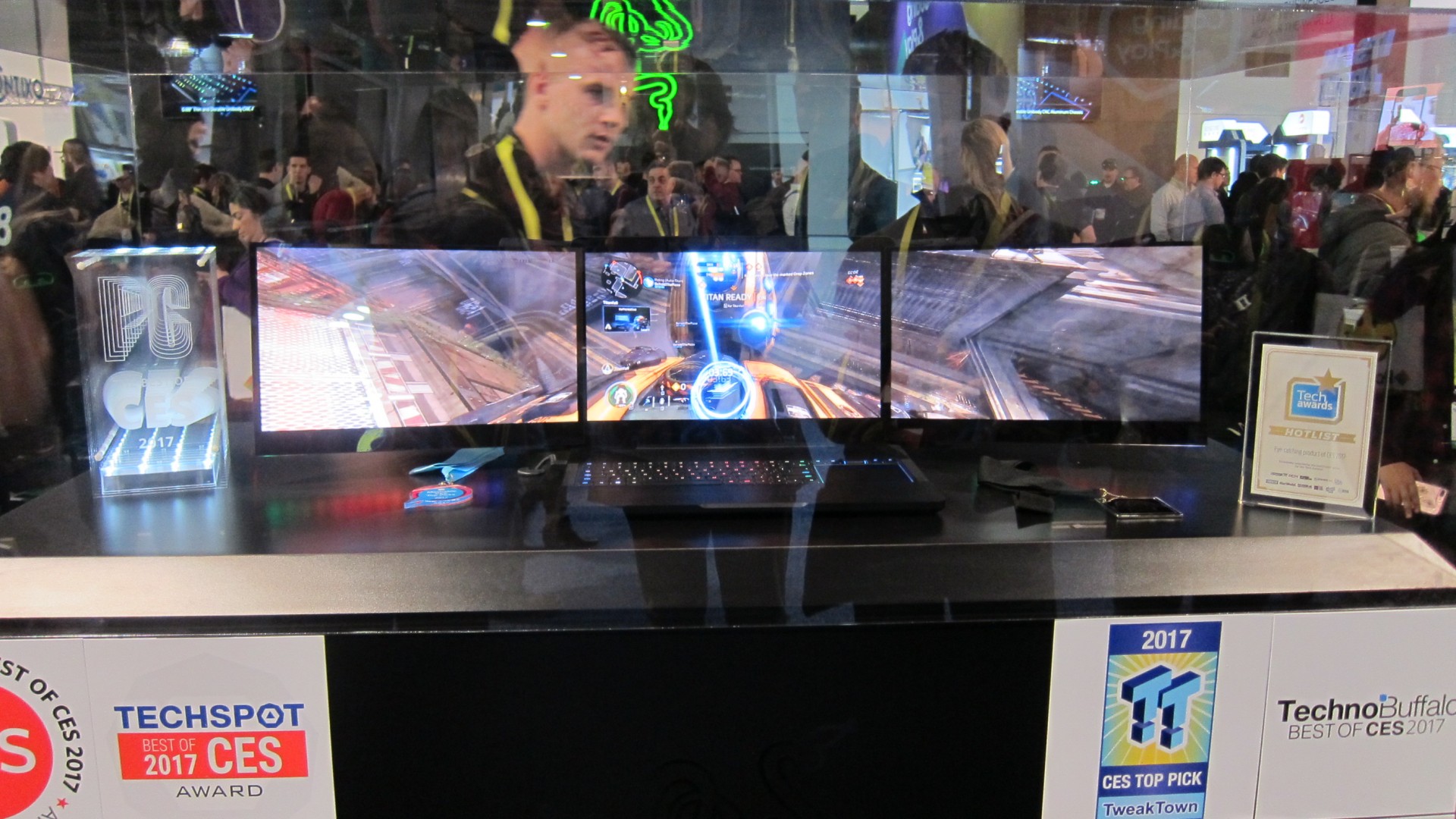 Razer's triple-screen laptop is freakish and ingenious » EFTM