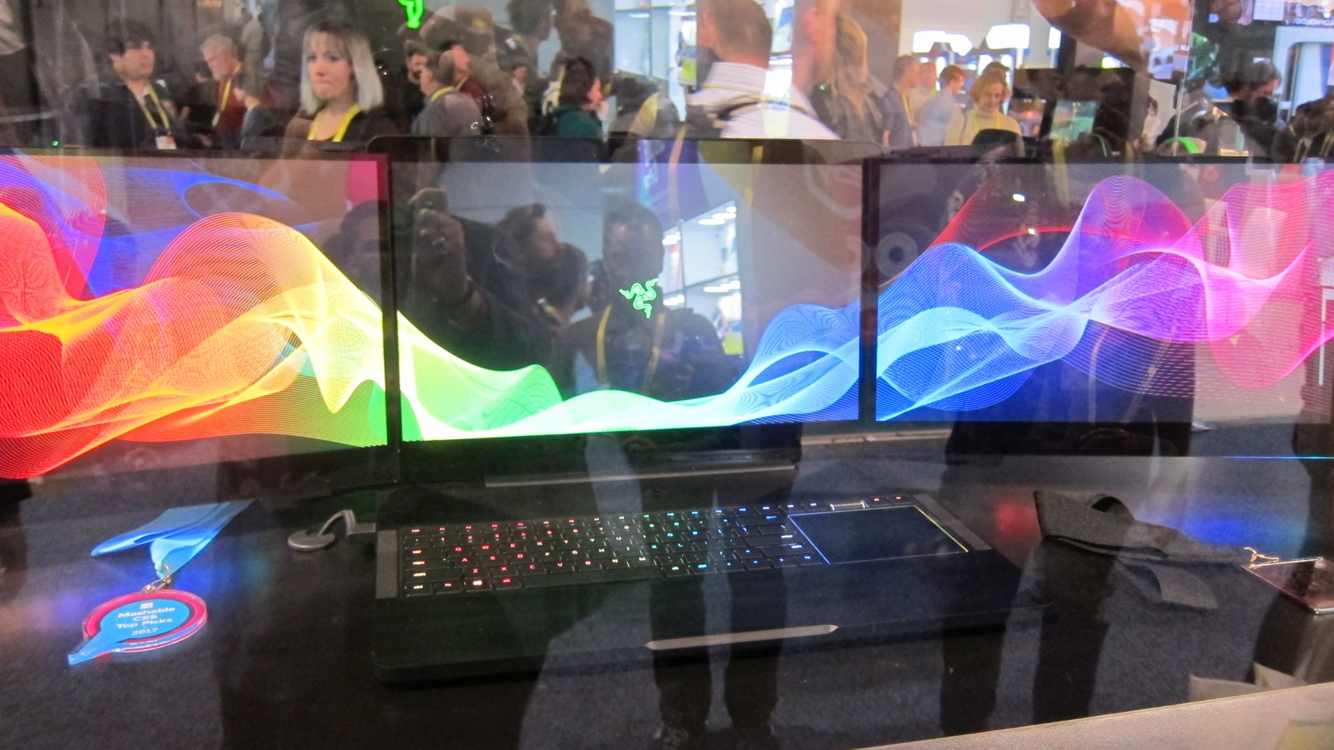 Razer's triple-screen laptop is freakish and ingenious » EFTM