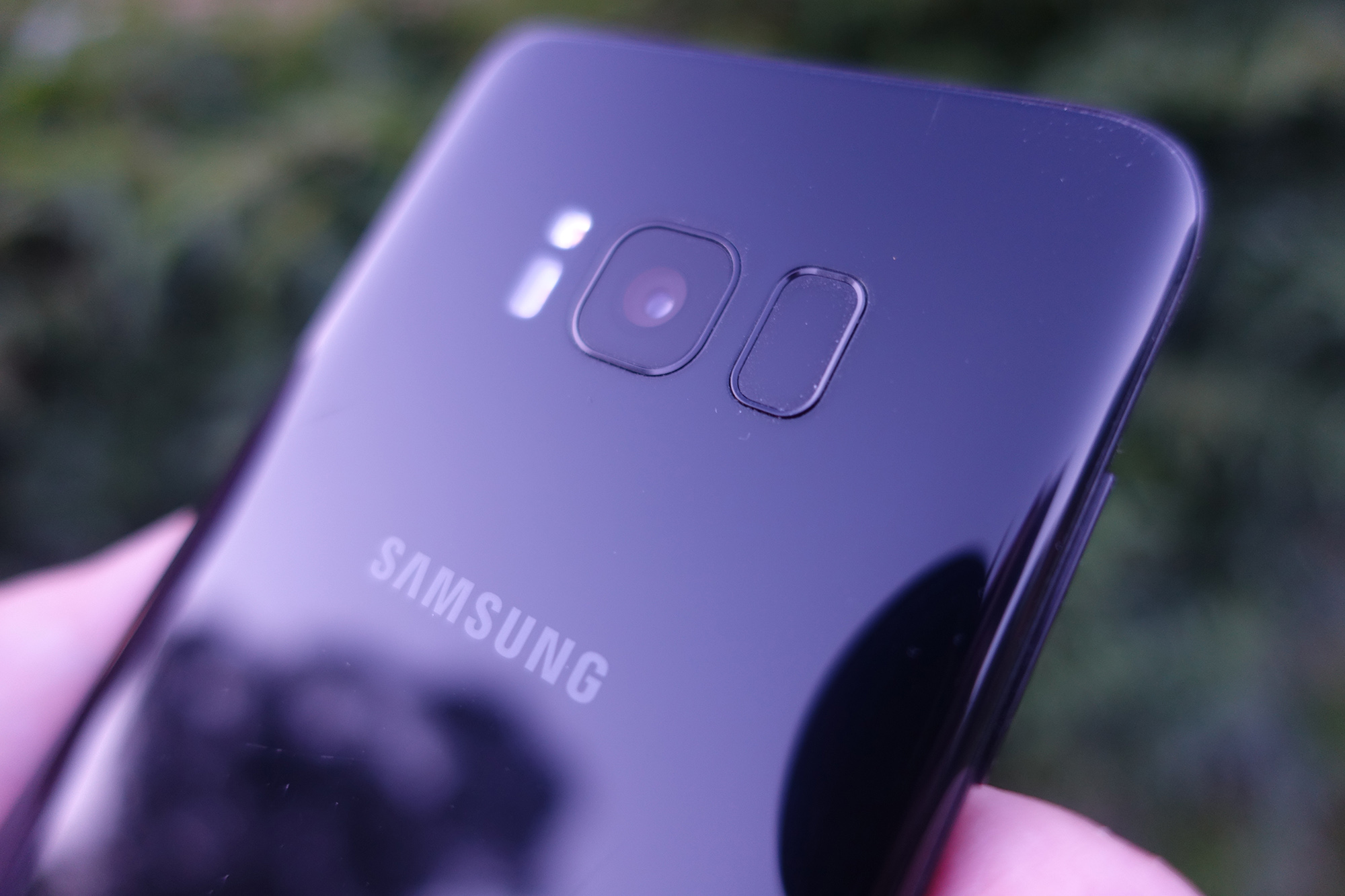 Samsung Galaxy S8 Review – Different, sleek and powerful - EFTM