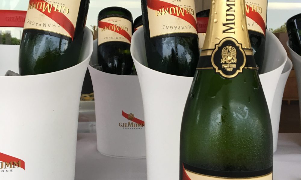 How to Sabre Champagne » EFTM