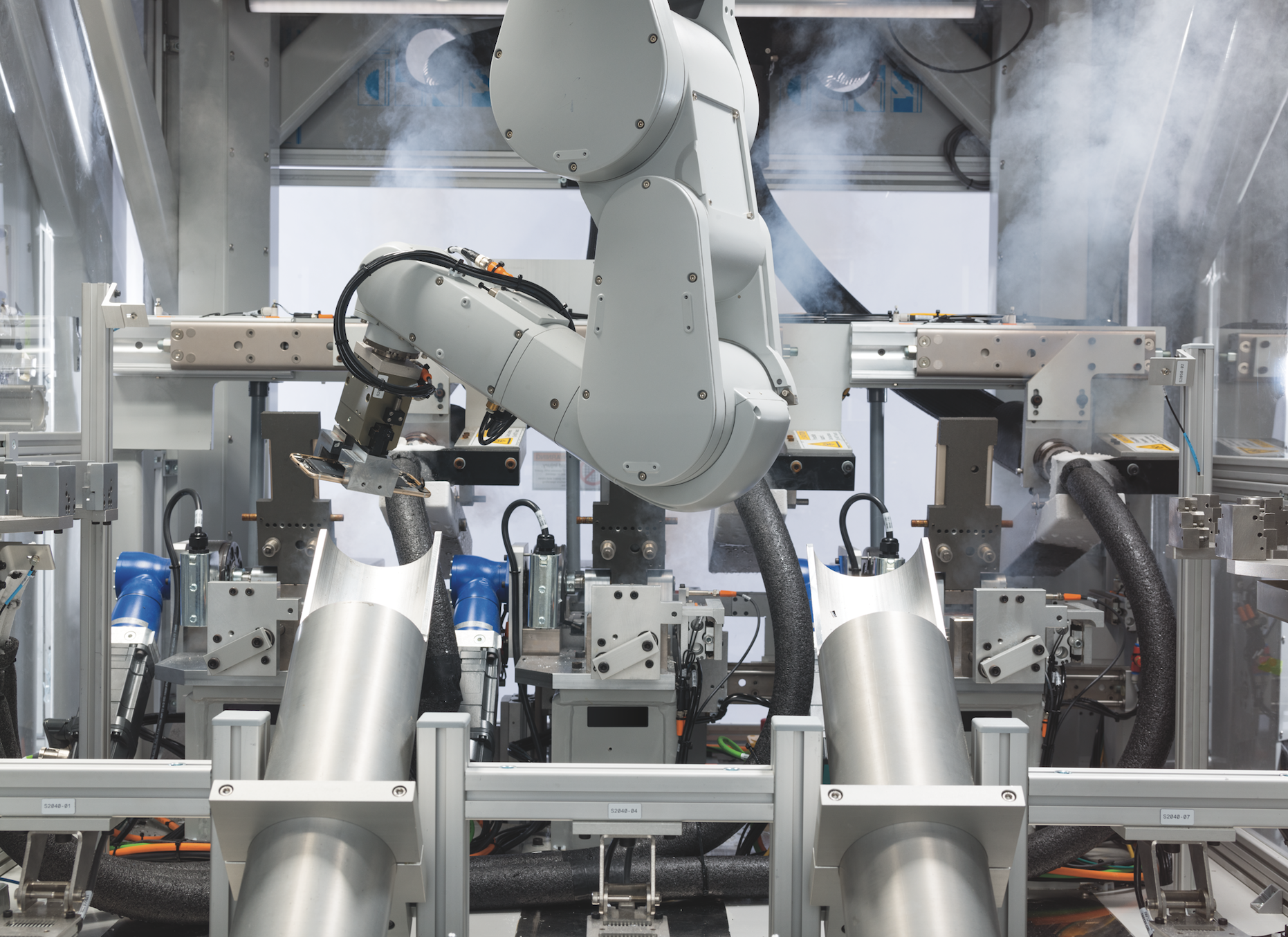 Meet Daisy, Apple’s robot ripping apart 200 iPhones an hour - EFTM