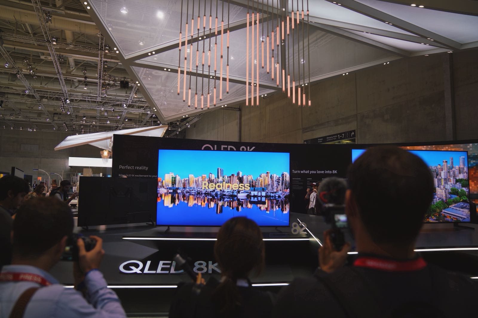 Samsung draws first blood with 8K: Their upscaling is utterly ...