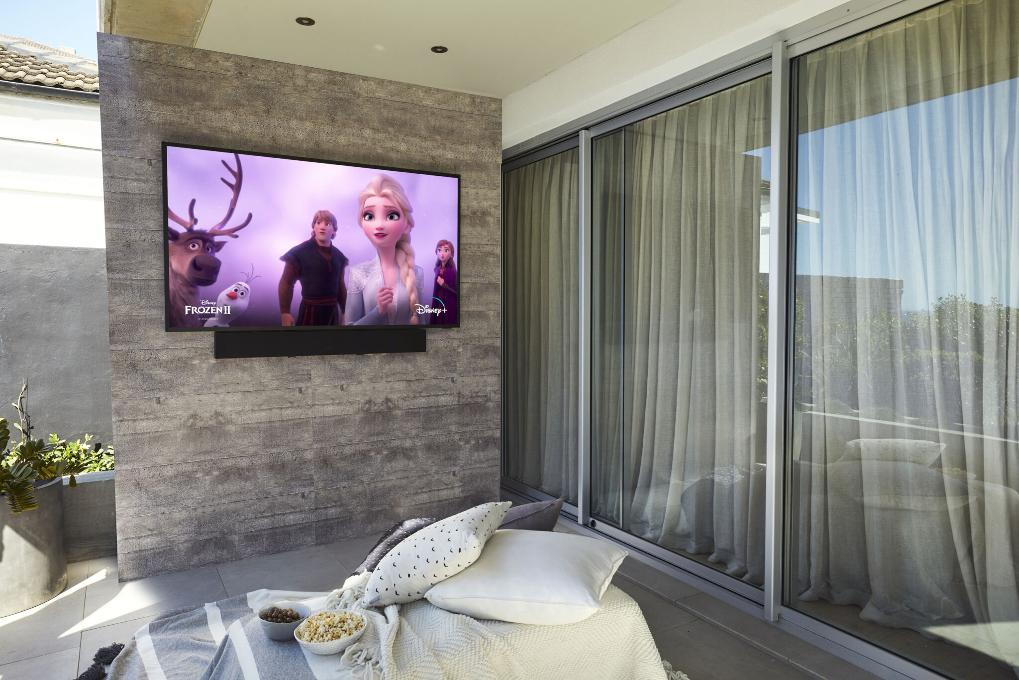 The Ultimate Outdoor Entertaining Setup: Samsung Terrace TV Review » EFTM