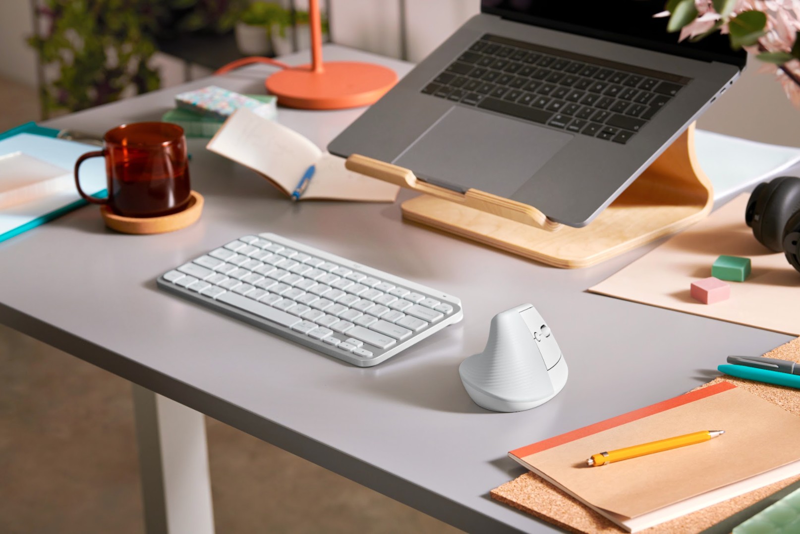 Logitech introduce Lift, their new vertical ergonomic mouse » EFTM