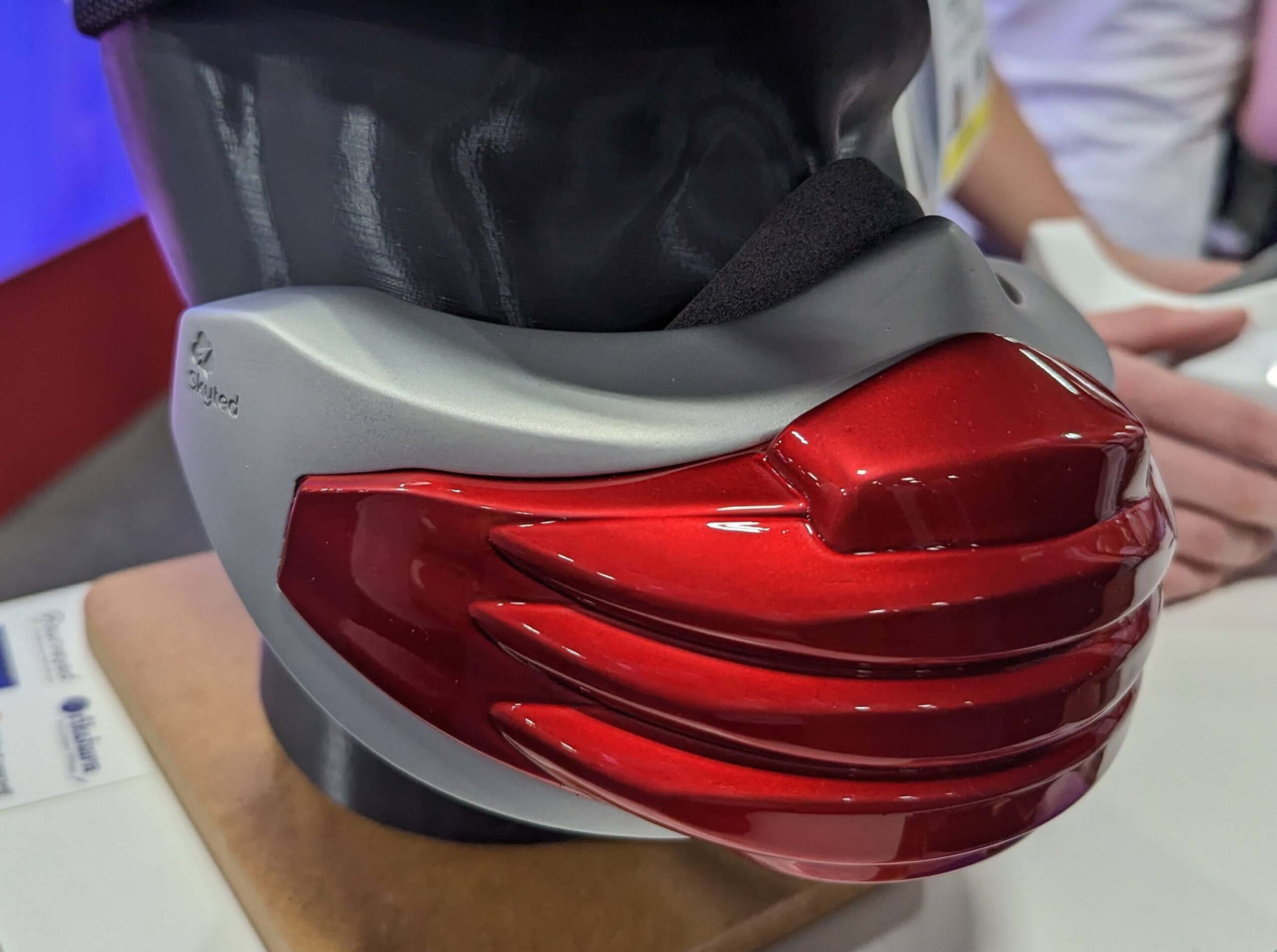 Enjoy the privacy of a meeting room, everywhere. » EFTM