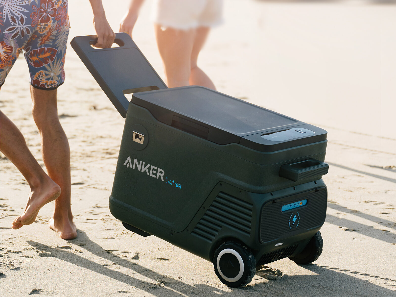 Keep your drinks and food cool for up to 42 hours this summer with an ...