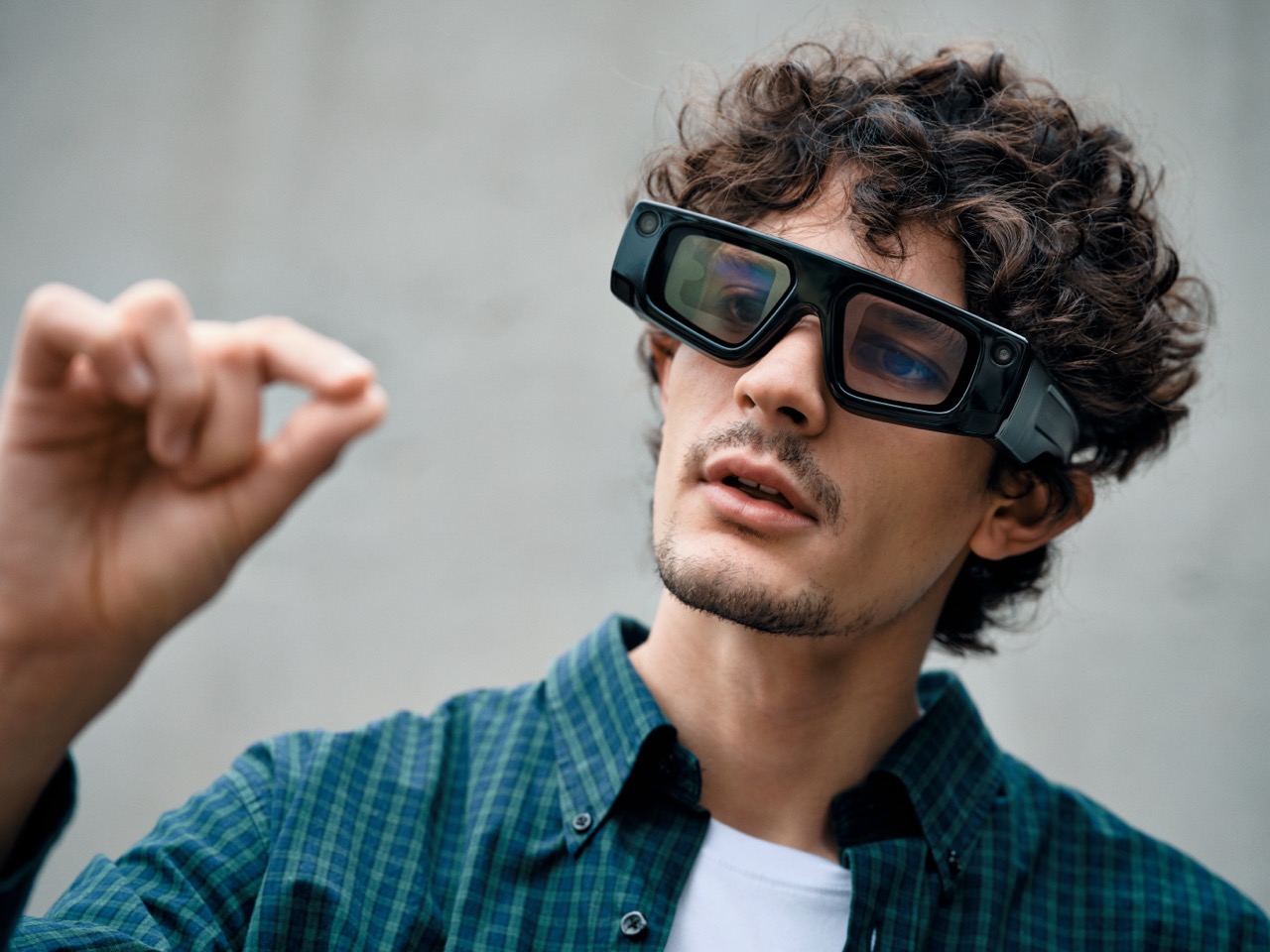 Snapchat blindly launches the ugliest AR glasses we've ever seen