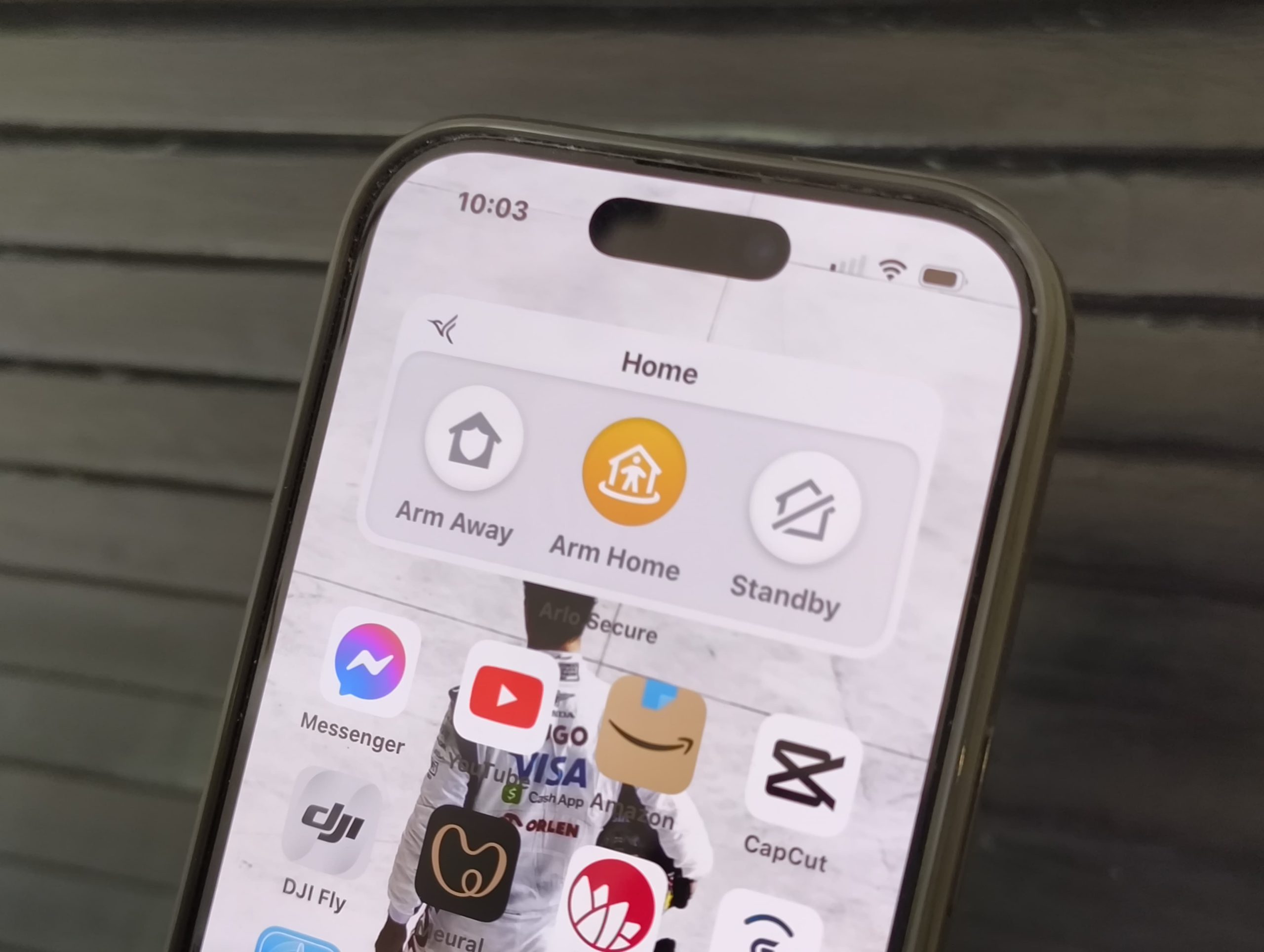 Arlo adds a Widget for quick access to your security system status