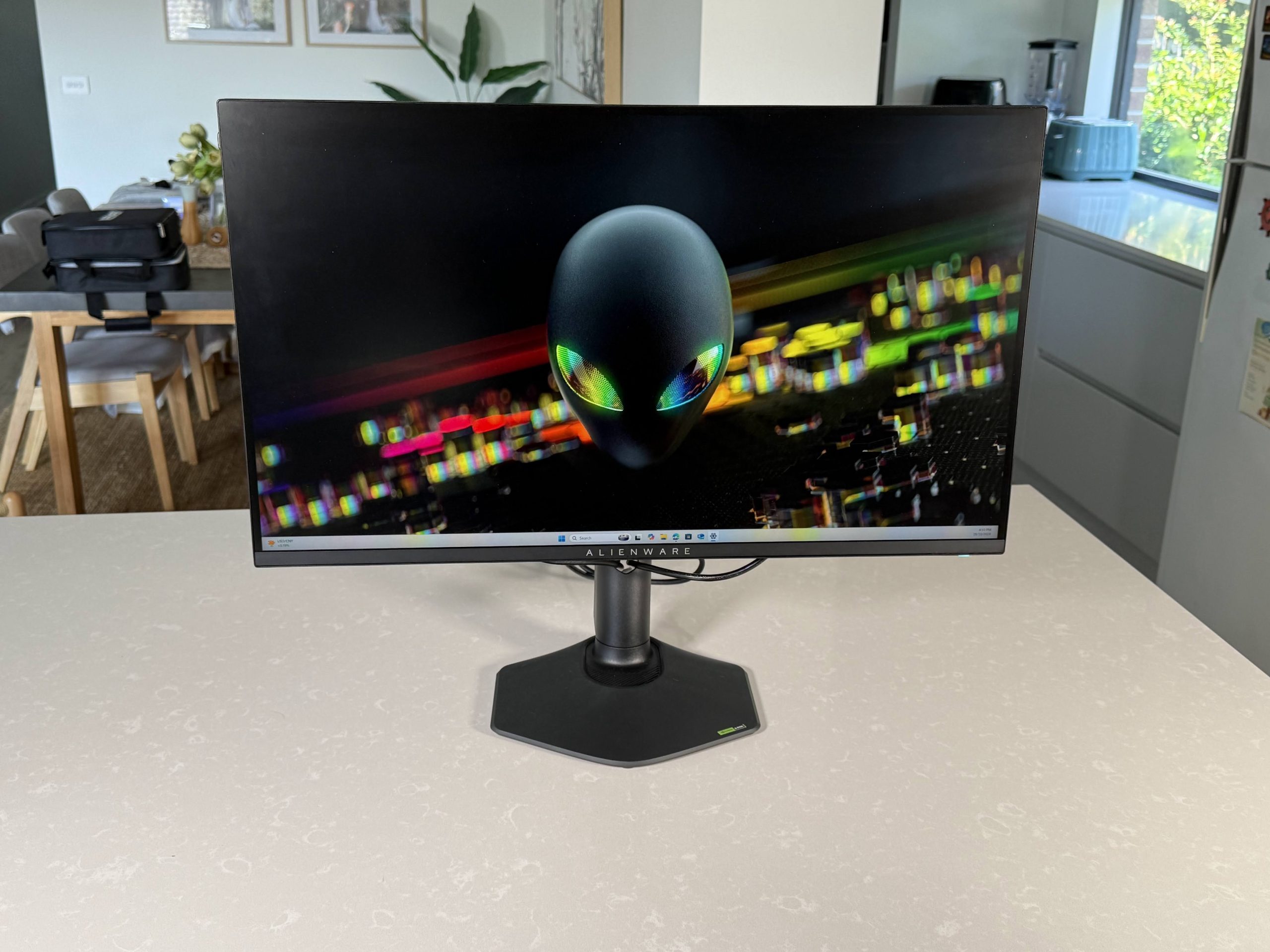 Review: Alienware 27 4K Dual Resolution Monitor -- two resolutions and ...