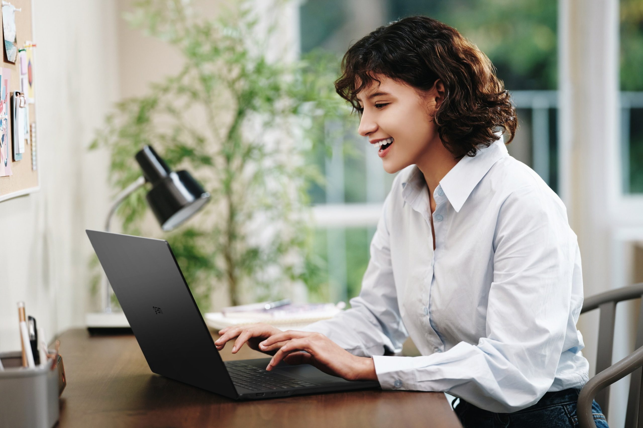 LG unveils its AI-powered 2025 gram laptop series at CES 2025